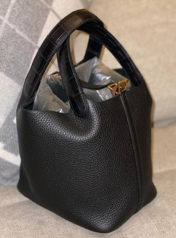 Women :: Designer Bags :: Hermès Picotin 18 Cargo Noir with Gold ...