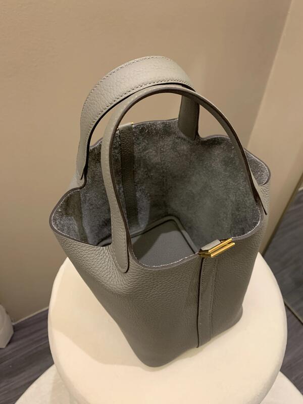 Women :: Designer Bags :: Hermès Picotin 18 Gris Neve with Gold ...